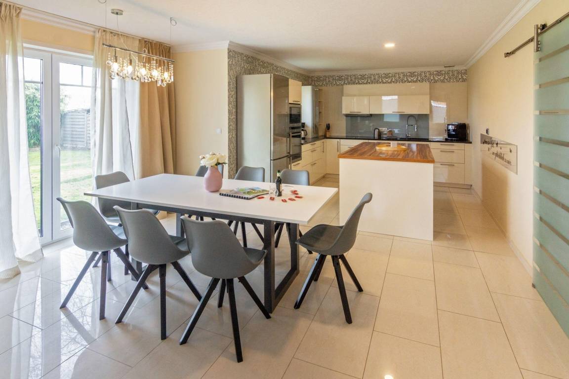 150 M² Ferienhaus ∙ 4 Schlafzimmer ∙ 8 Gäste - Juist