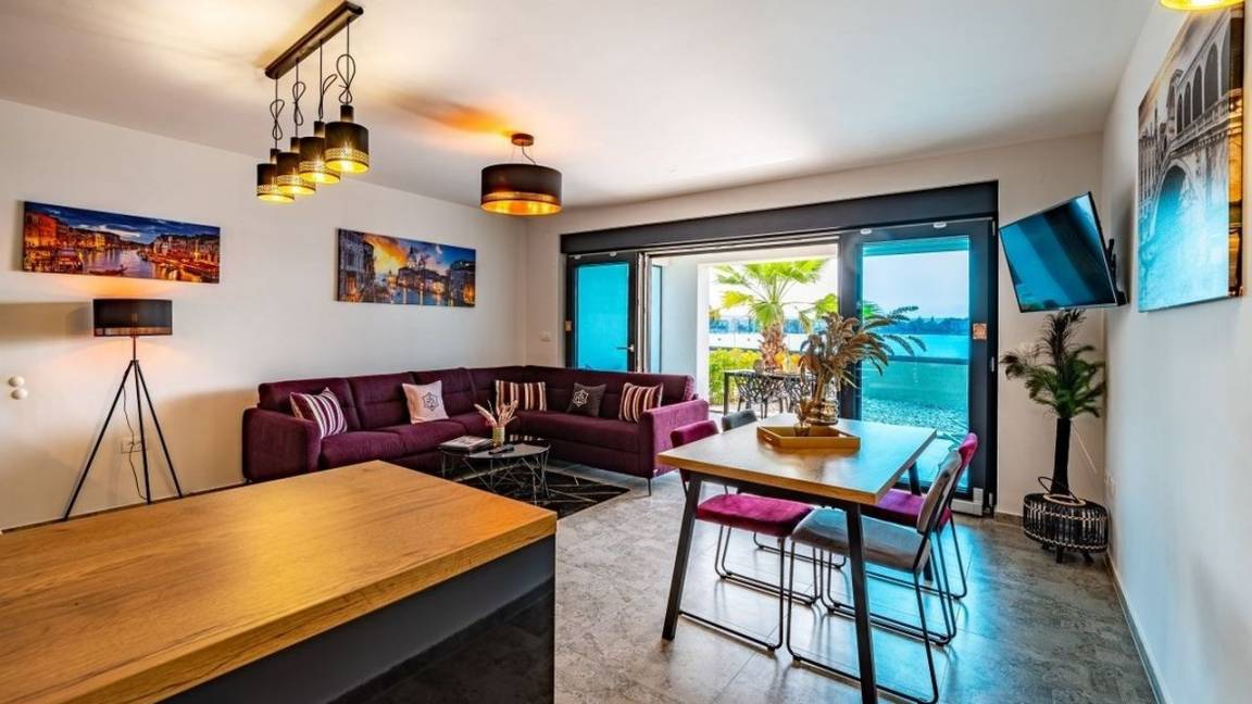78 M² Appartement ∙ 1 Slaapkamer ∙ 4 Gasten - Sukošan