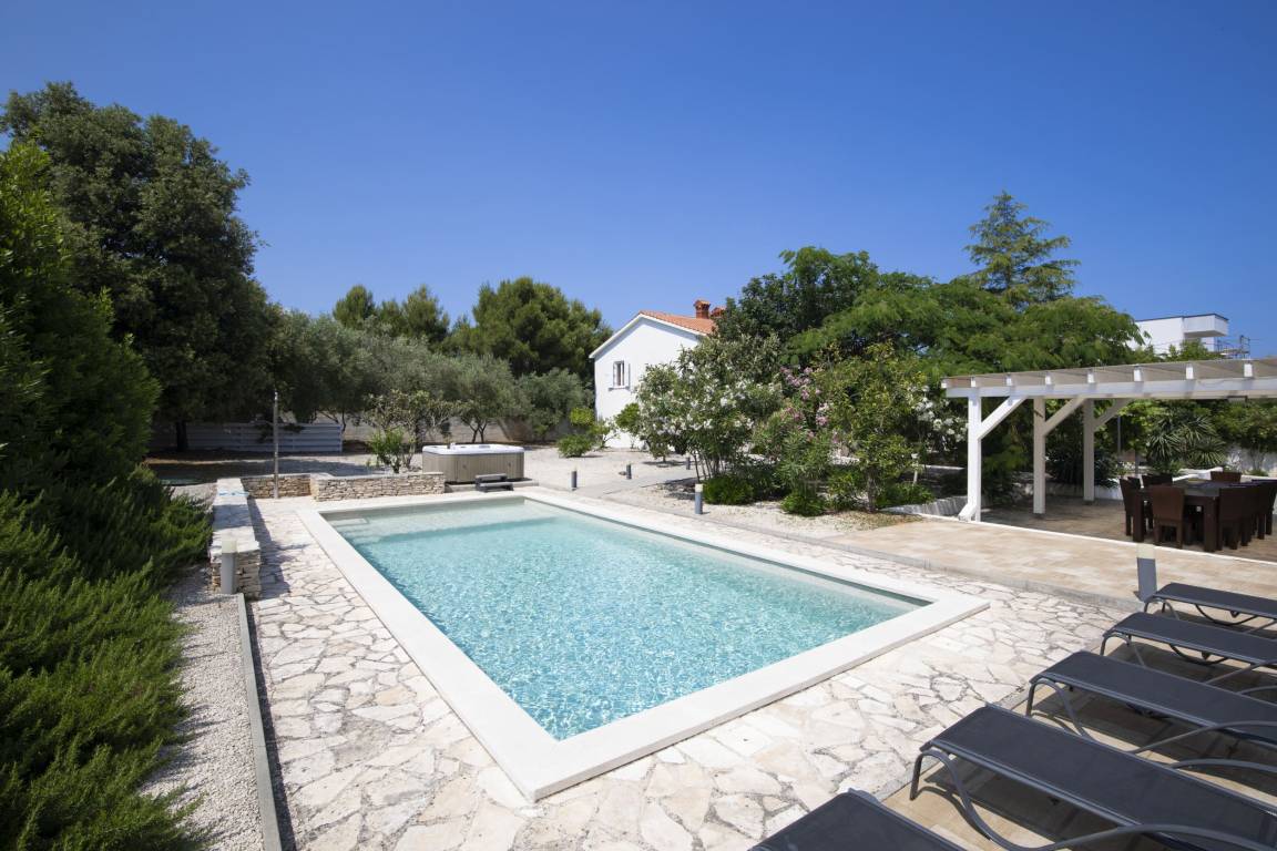 220 M² Villa ∙ 5 Schlafzimmer ∙ 12 Gäste - Ližnjan