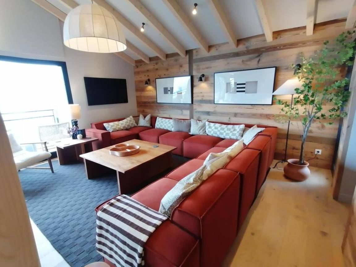 300 M² Chalet ∙ 9 Slaapkamers ∙ 16 Gasten - Aime