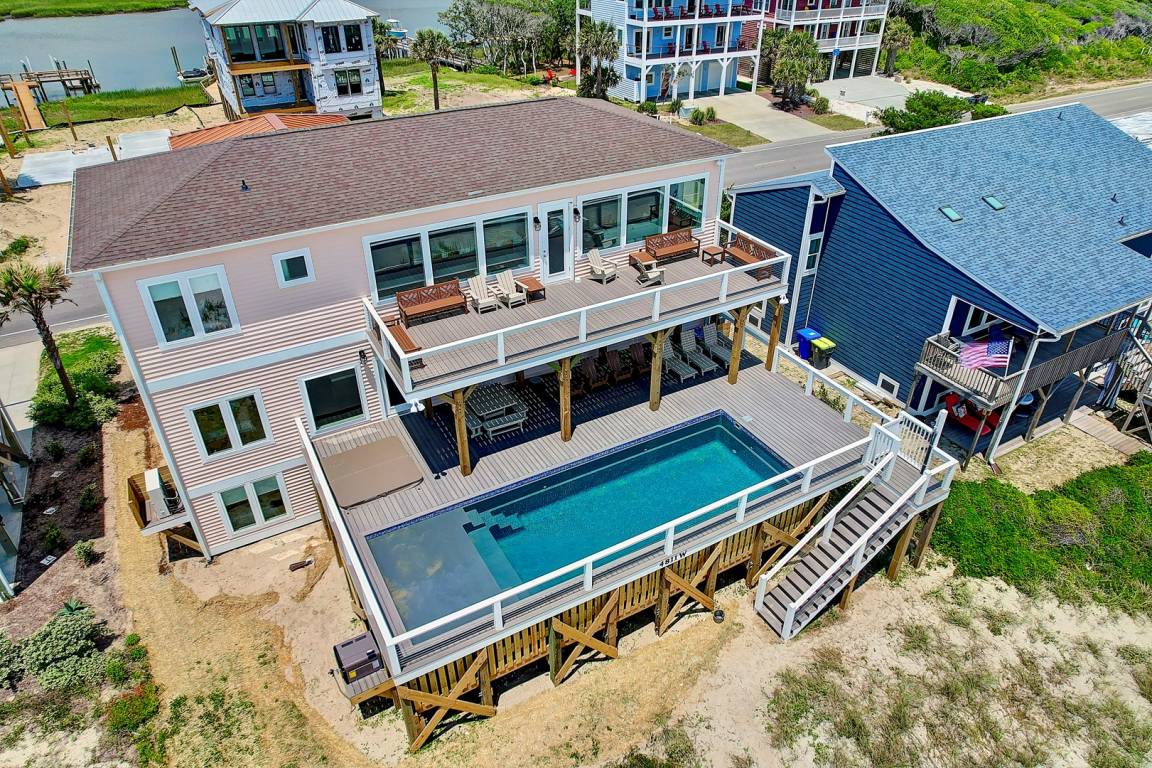 House ∙ 10 Bedrooms ∙ 24 Guests - Oak Island, NC