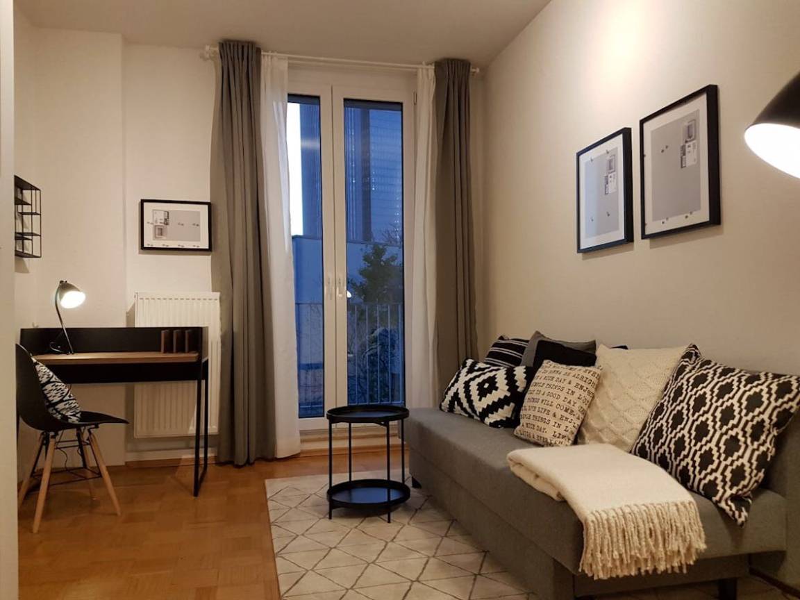 52 M² Apartment ∙ 2 Bedrooms ∙ 4 Guests - Frankfurt