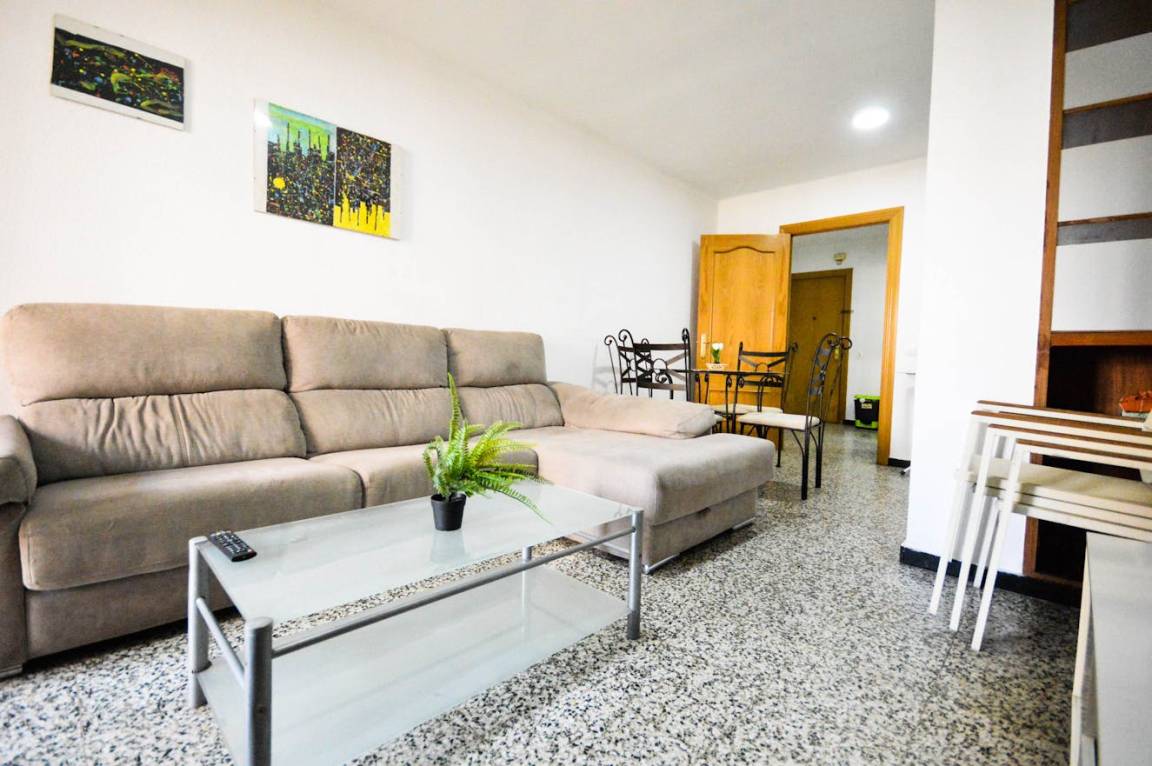 50 M² Apartamento ∙ 3 Habitaciones ∙ 4 Huéspedes - Valencia