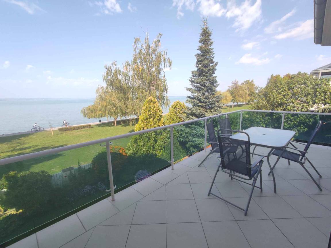 300 M² Huis ∙ 7 Slaapkamers ∙ 17 Gasten - Siófok