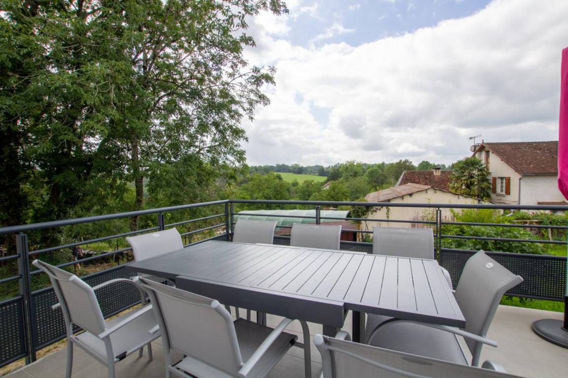 66 M² Gîte ∙ 2 Chambres ∙ 6 Personnes - Dordogne