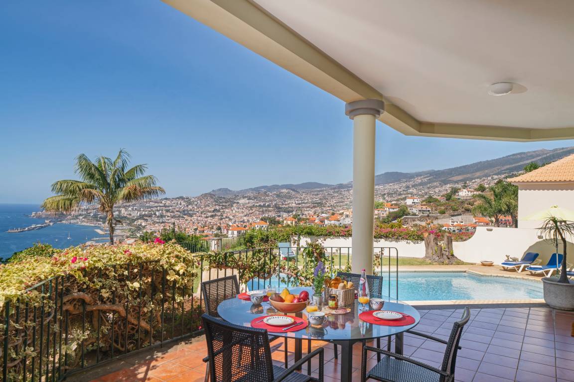 320 M² Villa ∙ 4 Schlafzimmer ∙ 8 Gäste - Funchal
