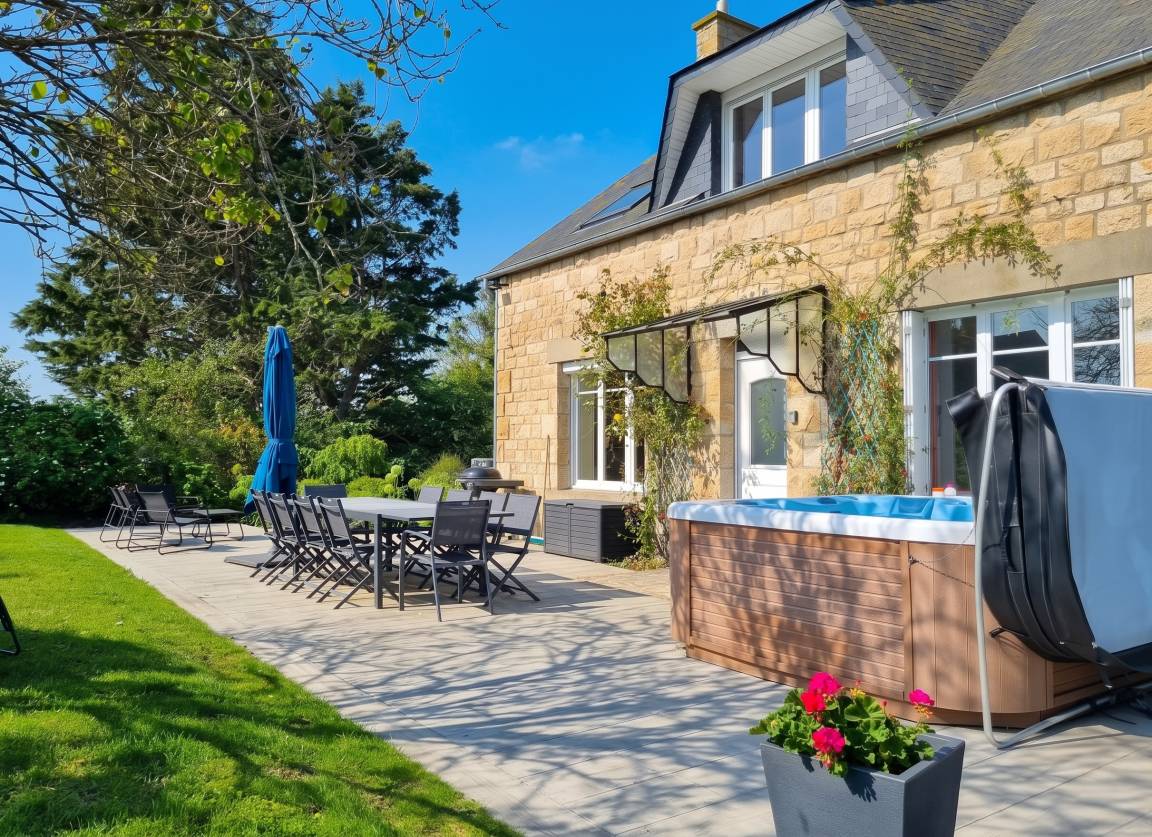 160 M² House ∙ 5 Bedrooms ∙ 10 Guests - Pontorson
