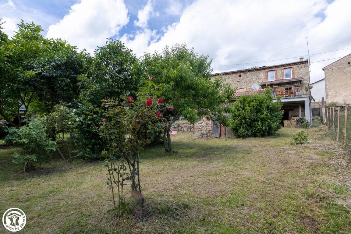 60 M² Gîte ∙ 2 Bedrooms ∙ 4 Guests - Auvergne