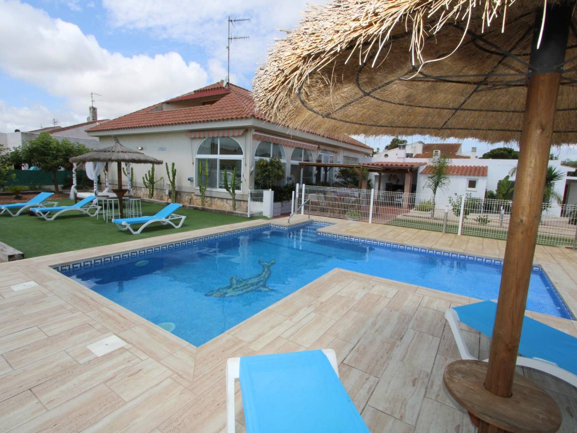 270 M² Huis ∙ 4 Slaapkamers ∙ 10 Gasten - Riumar