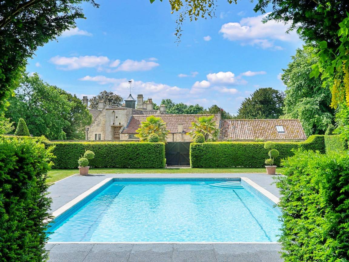 500 M² House ∙ 8 Bedrooms ∙ 16 Guests - Corsham