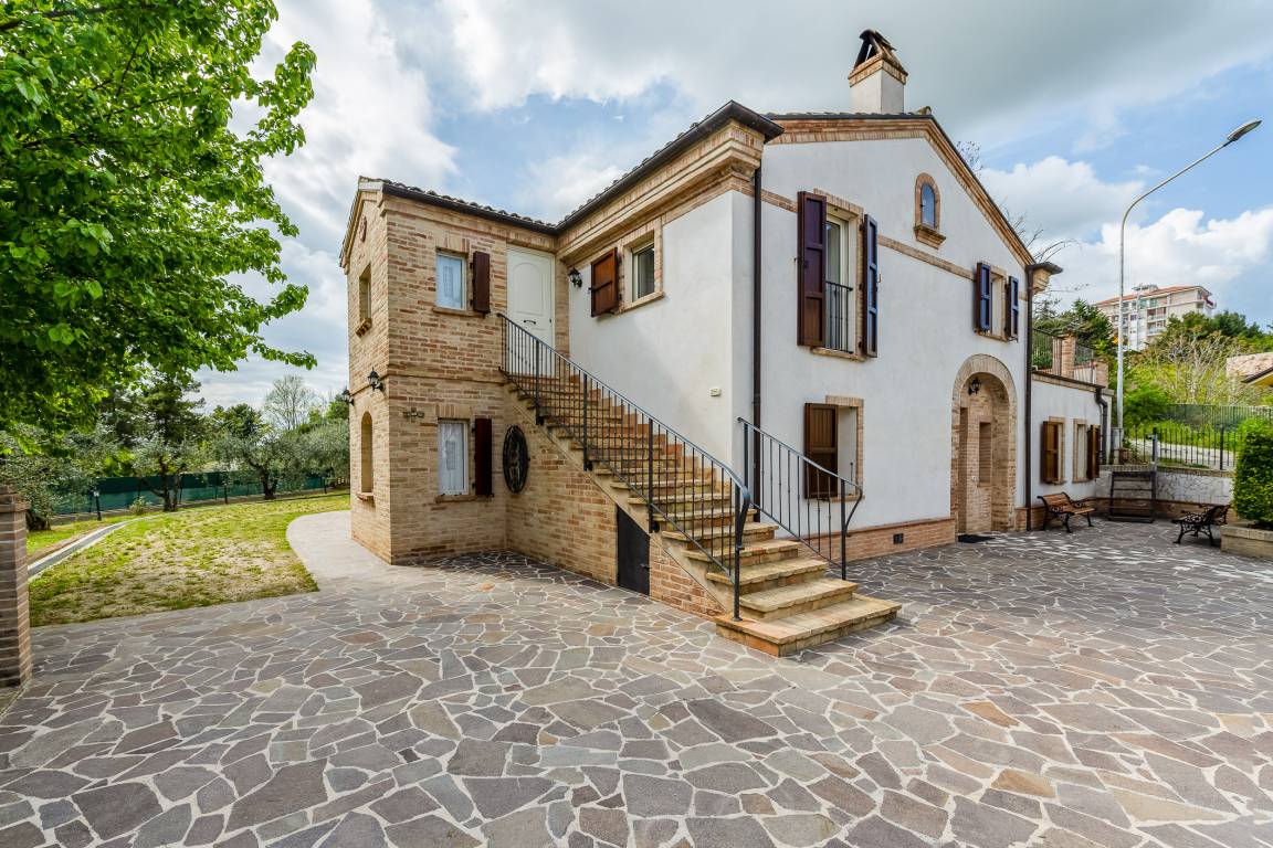 200 M² Villa ∙ 5 Schlafzimmer ∙ 12 Gäste - San Benedetto del Tronto