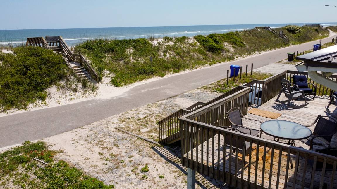 House ∙ 3 Bedrooms ∙ 6 Guests - Topsail Island, NC