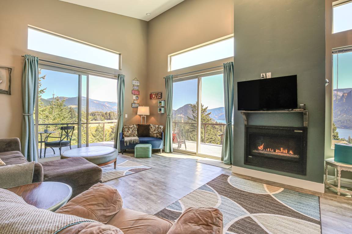 163 M² House ∙ 3 Bedrooms ∙ 8 Guests - Carson, WA