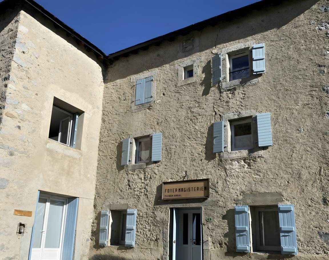 80 M² Apartamento ∙ 2 Habitaciones ∙ 4 Huéspedes - Ger