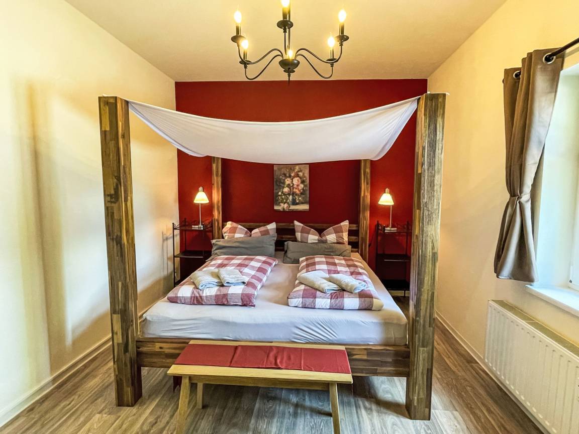 66 M² Apartment ∙ 2 Bedrooms ∙ 6 Guests - Seifhennersdorf