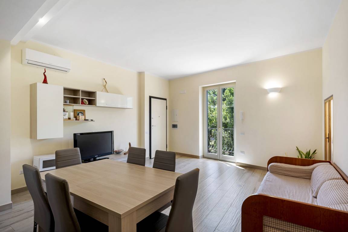 70 M² House ∙ 1 Bedroom ∙ 5 Guests - Salerno