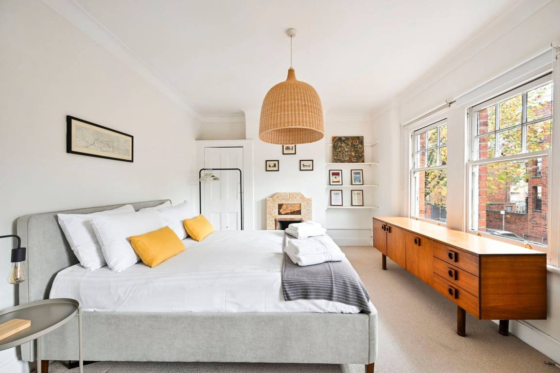 House ∙ 4 Bedrooms ∙ 8 Guests - London