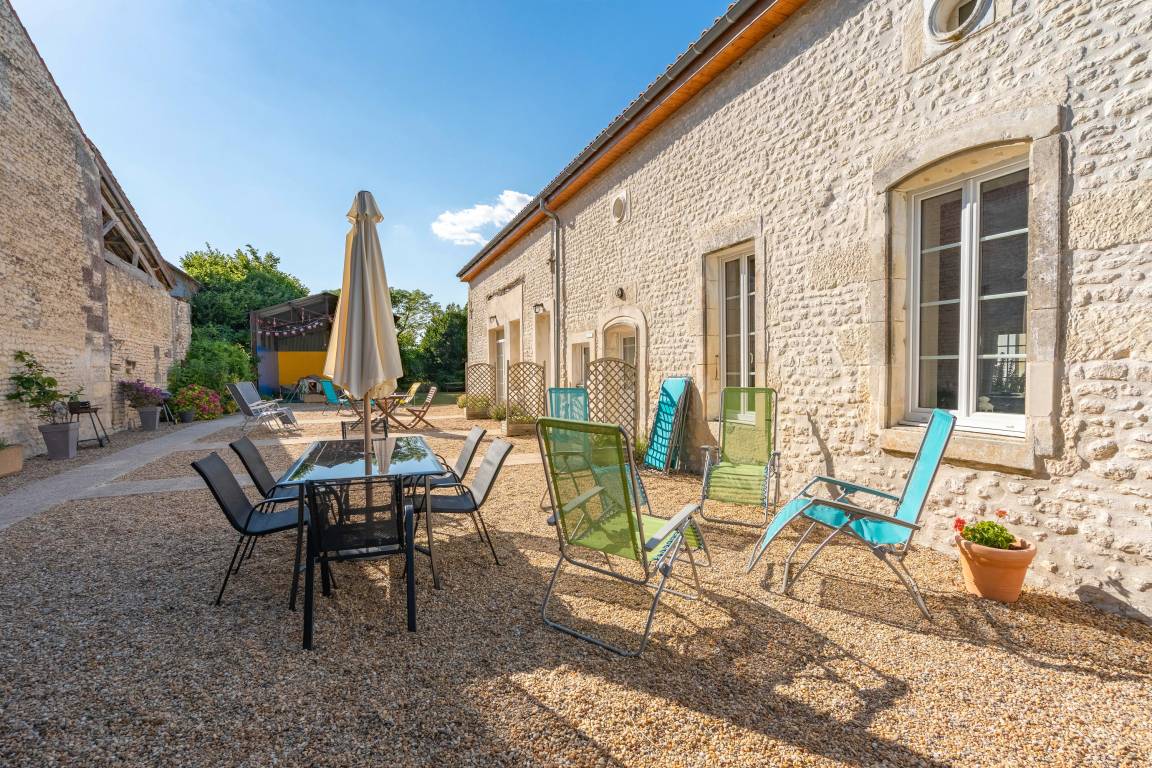 98 M² Maison De Vacances ∙ 3 Chambres ∙ 6 Personnes - Saintes