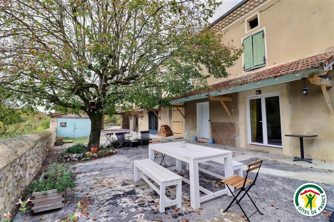 130 M² Gîte ∙ 4 Chambres ∙ 8 Personnes - Crest