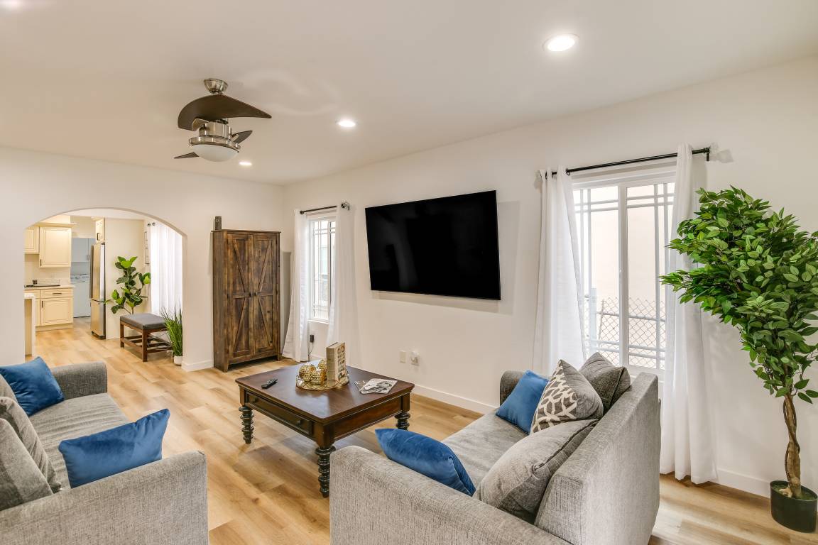 116 M² Apartment ∙ 2 Bedrooms ∙ 4 Guests - Alhambra, CA