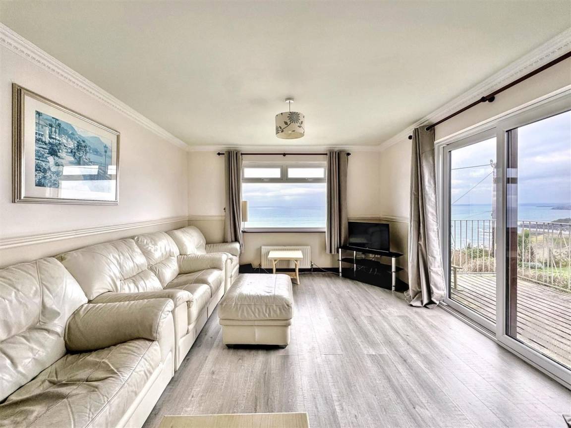160 M² House ∙ 5 Bedrooms ∙ 10 Guests - Helston