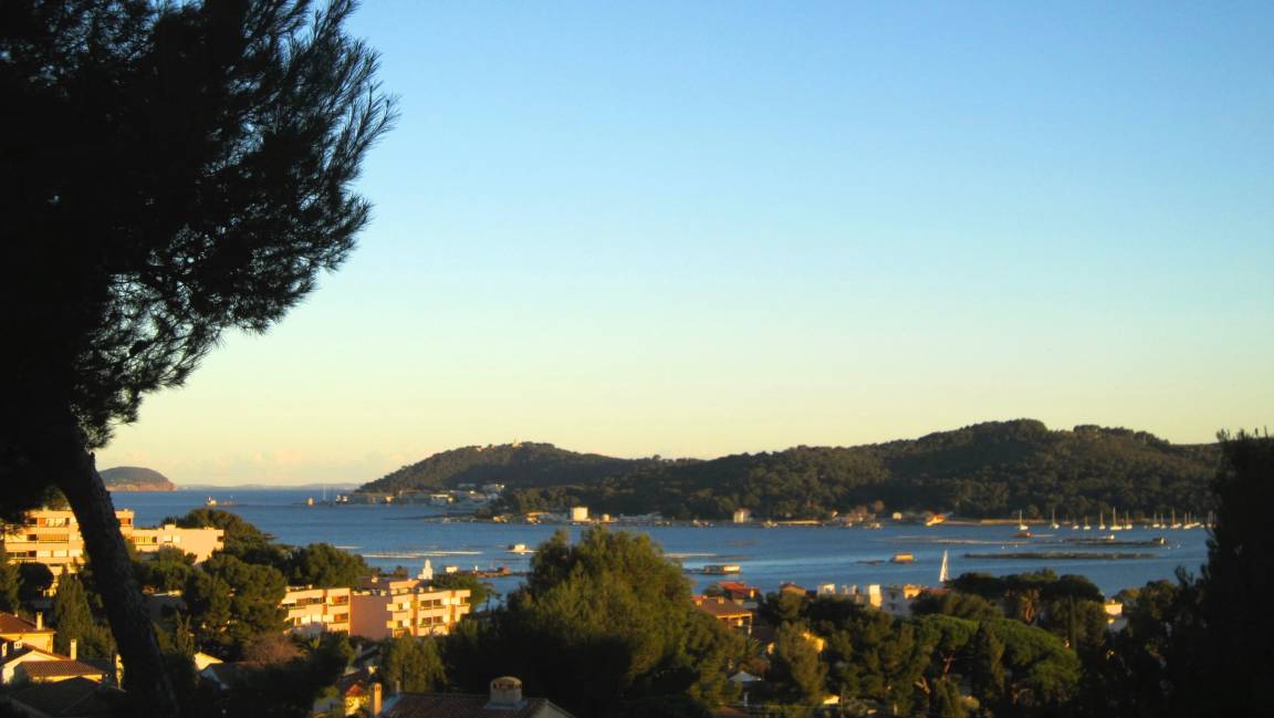 42 M² Appartement ∙ 1 Chambre ∙ 4 Personnes - La Seyne-sur-Mer