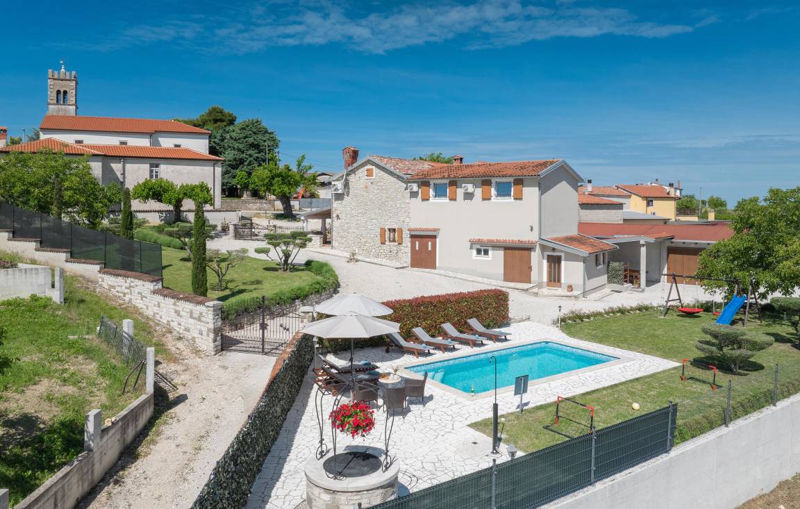 131 M² Ferienhaus ∙ 4 Schlafzimmer ∙ 8 Gäste - Novigrad