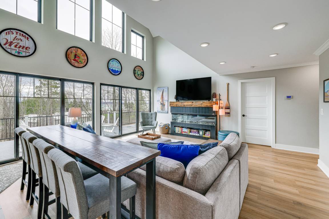 278 M² Ferienhaus ∙ 5 Schlafzimmer ∙ 10 Gäste - Suttons Bay, MI