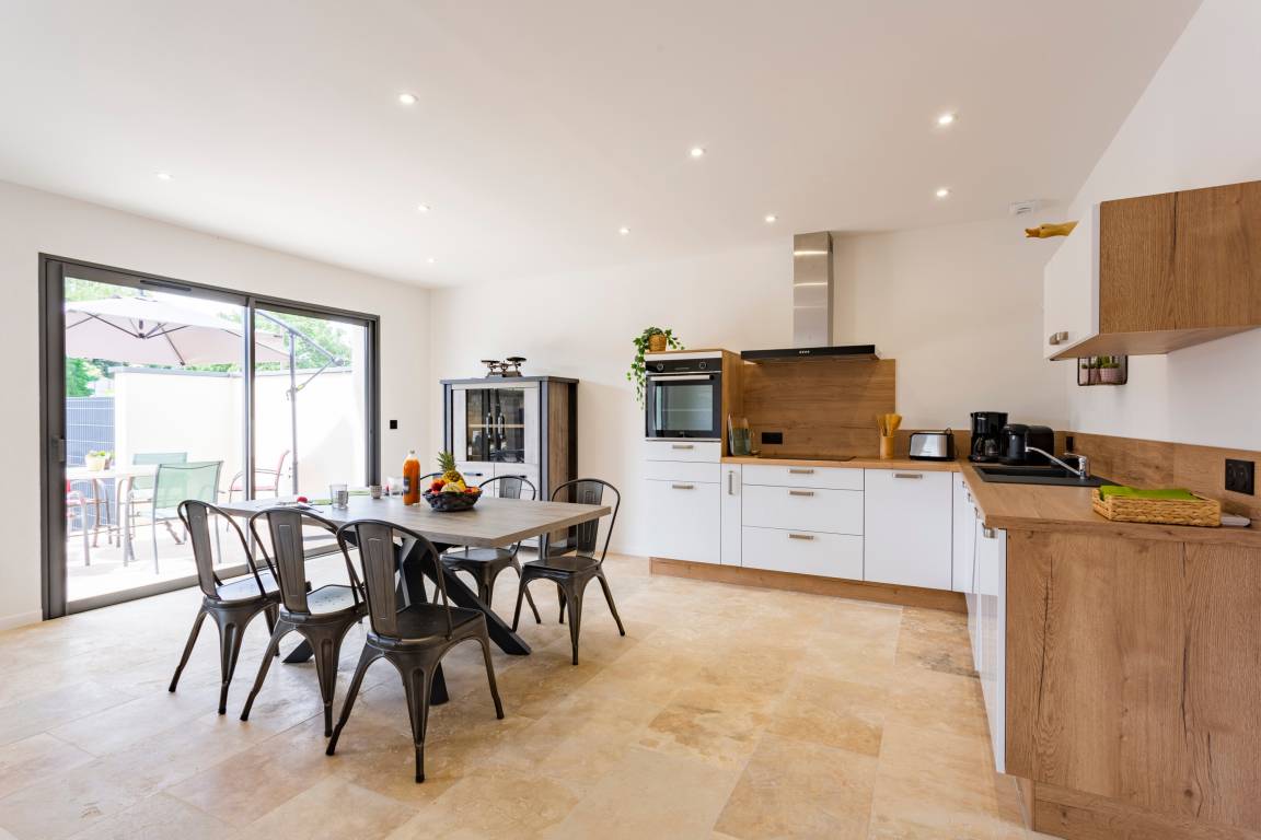 97 M² Maison De Vacances ∙ 3 Chambres ∙ 6 Personnes - Orange