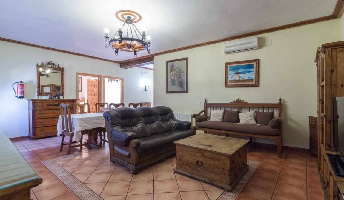 350 M² Talo ∙ 6 Makuuhuonetta ∙ 16 Vierasta - Argamasilla de Alba