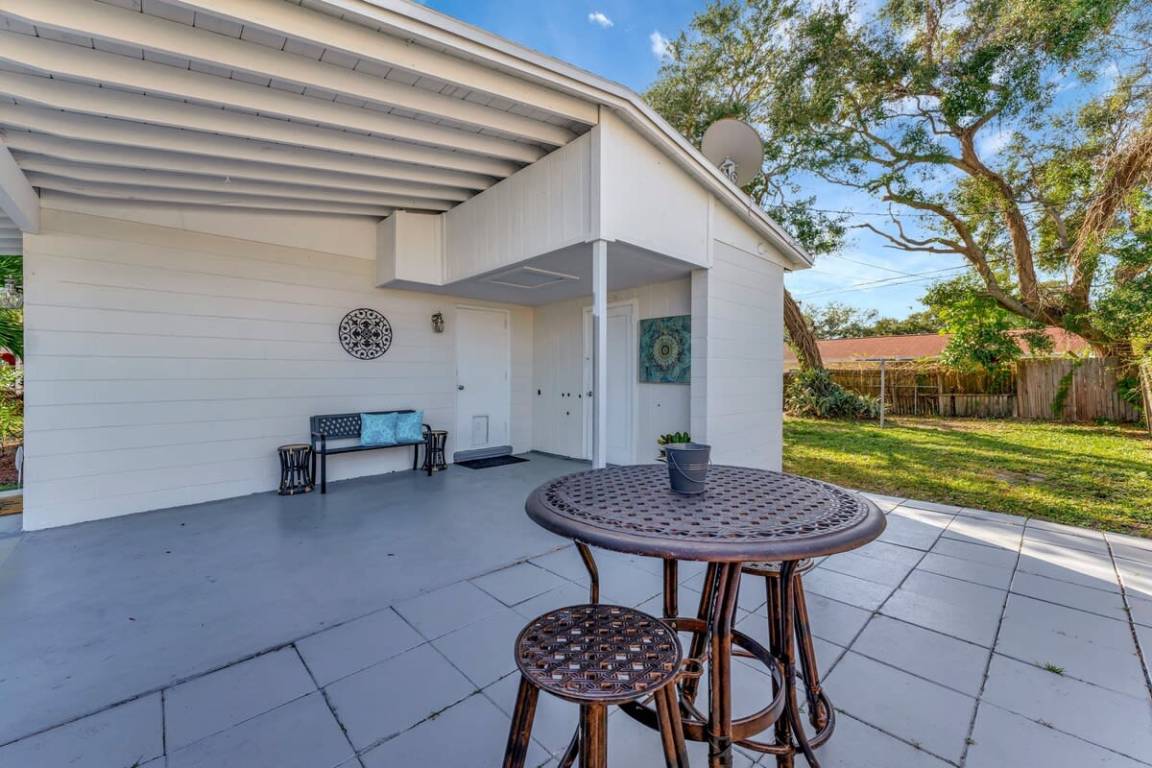 130 M² House ∙ 2 Bedrooms ∙ 5 Guests - Indian Rocks Beach, FL