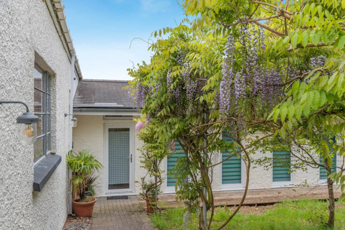 Cottage ∙ 2 Bedrooms ∙ 4 Guests - Plymouth