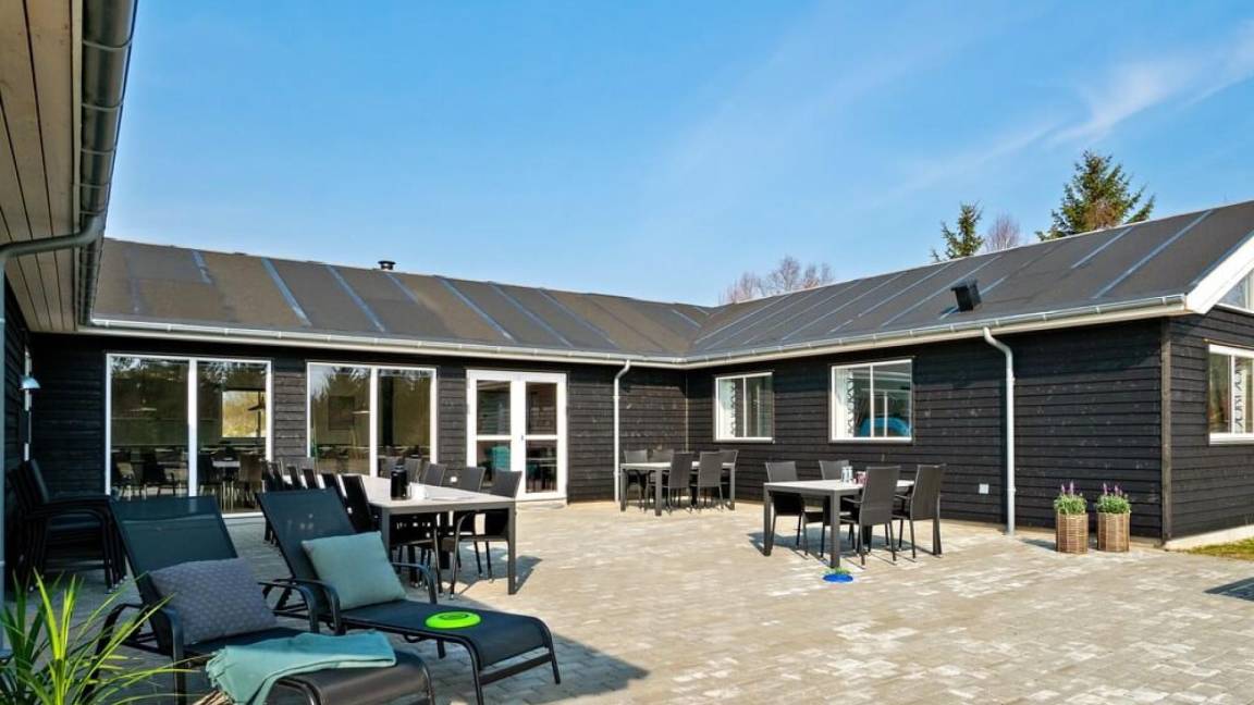 298 M² Ferienhaus ∙ 9 Schlafzimmer ∙ 24 Gäste - Ostsee