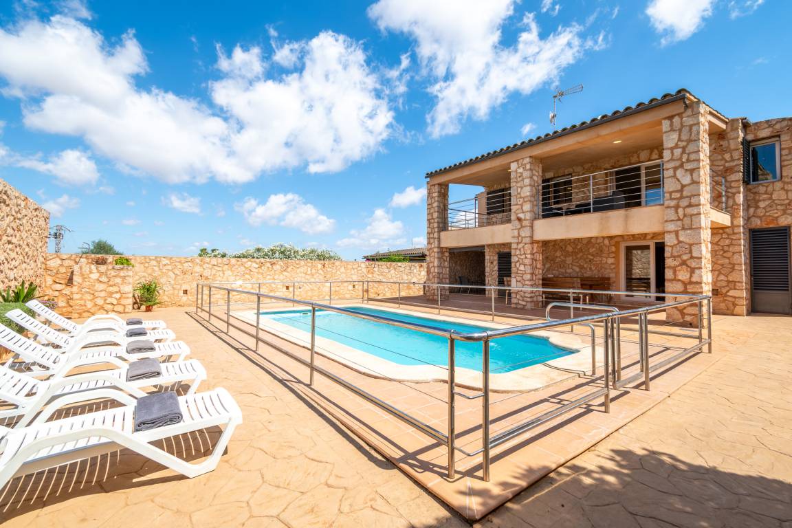 160 M² Villa ∙ 4 Bedrooms ∙ 4 Guests - Manacor