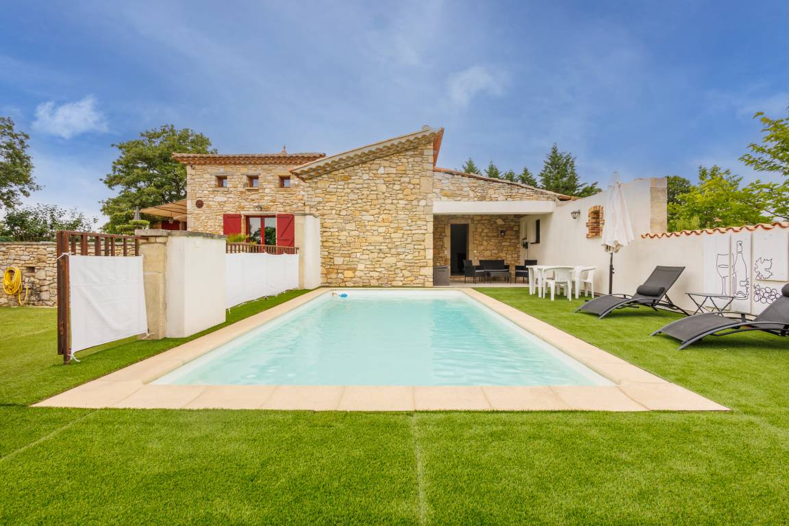 1200 M² Villa ∙ 3 Bedrooms ∙ 6 Guests - Barjac