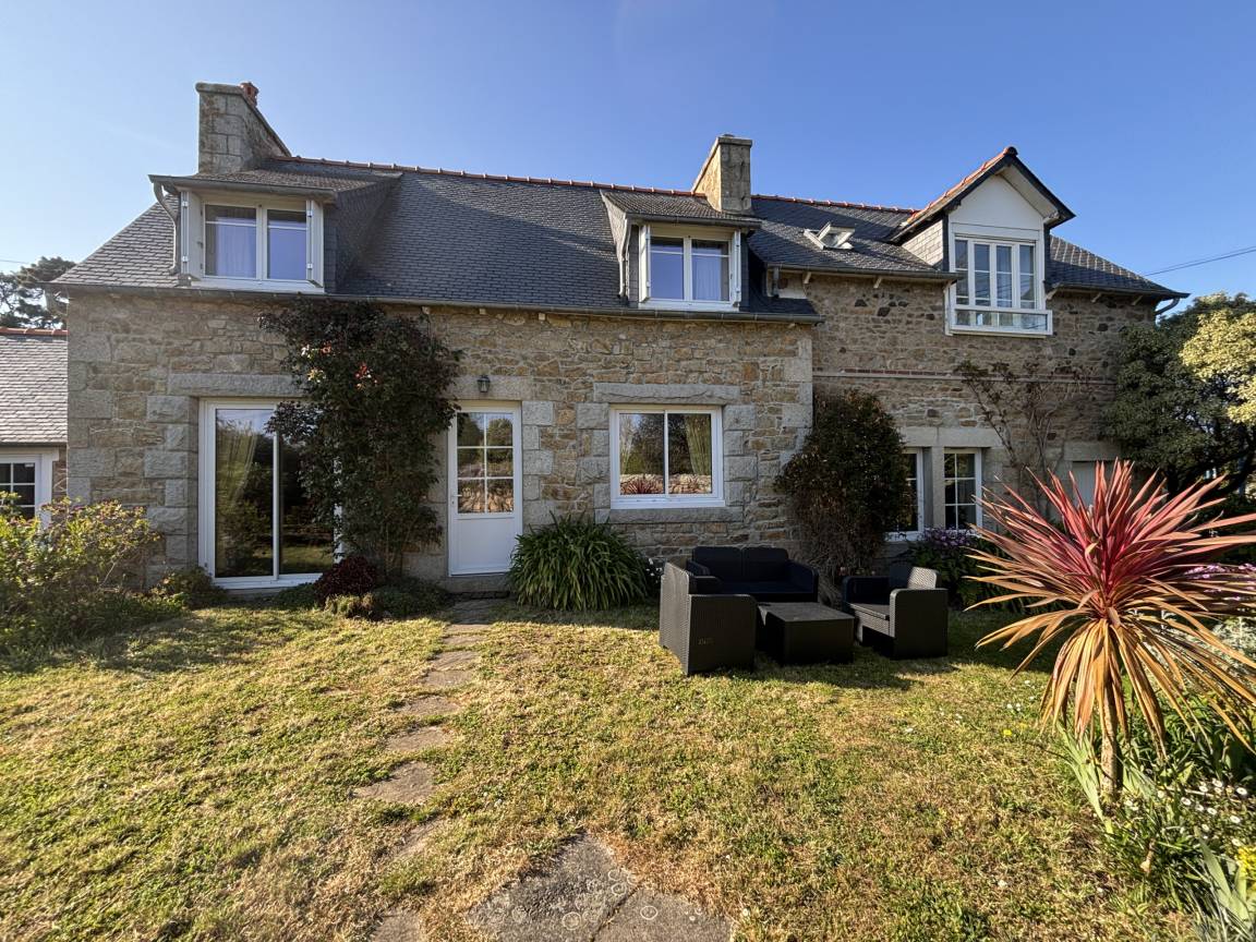 110 M² House ∙ 4 Bedrooms ∙ 7 Guests - Penvénan