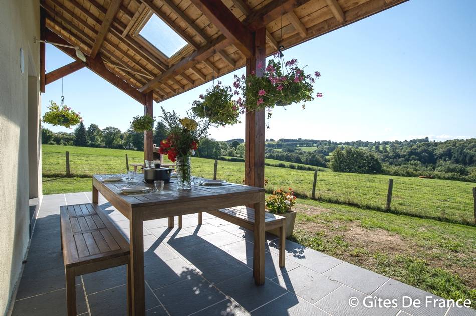 100 M² Gîte ∙ 3 Chambres ∙ 6 Personnes - Auvergne