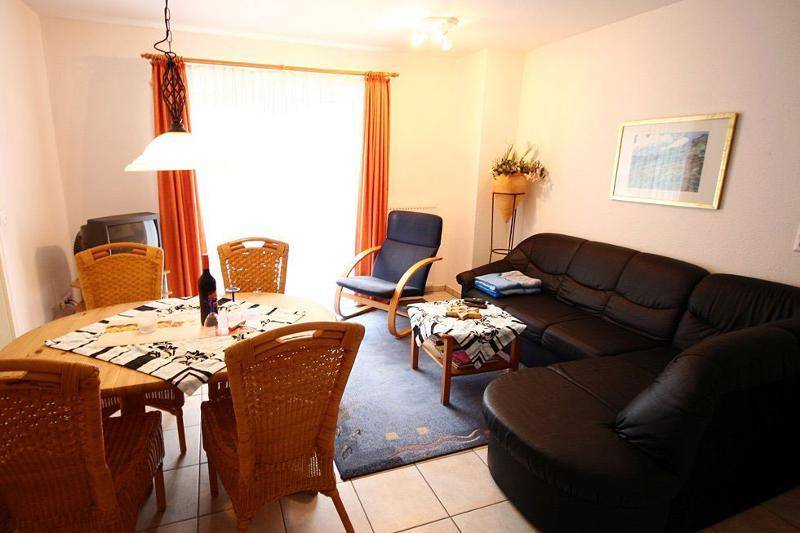 65 M² Ferienwohnung ∙ 2 Schlafzimmer ∙ 4 Gäste - Vollerwiek