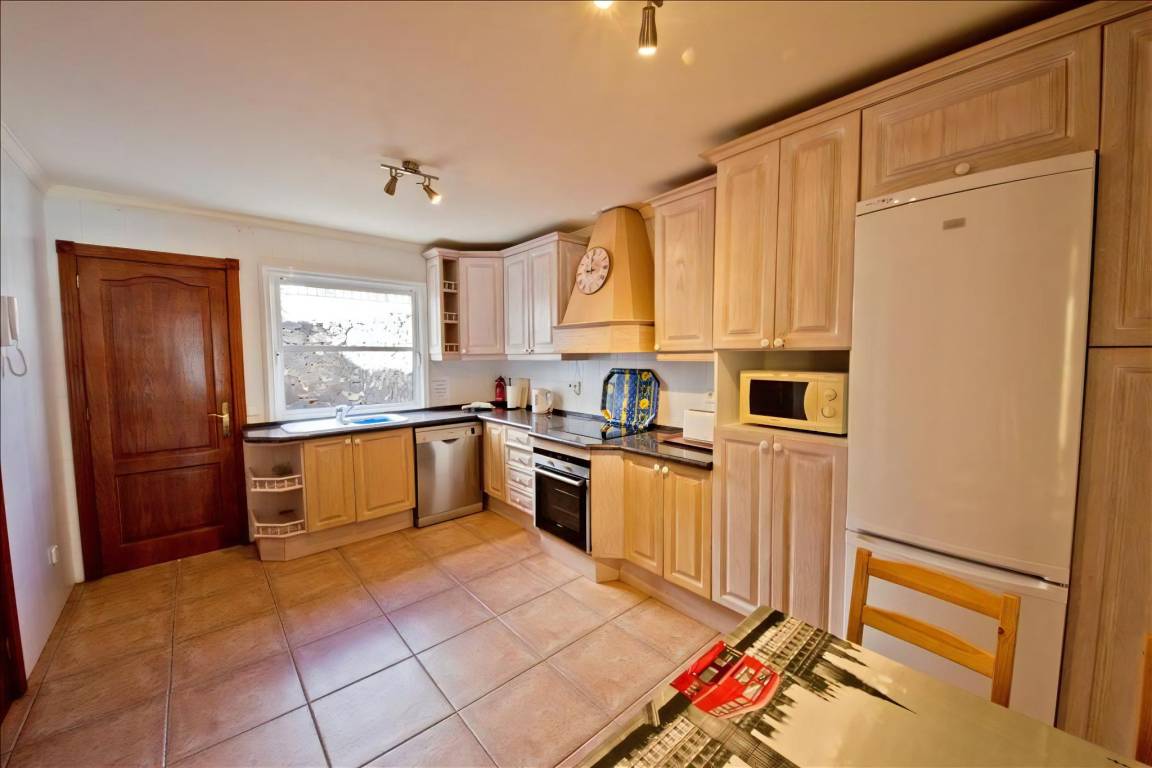 300 M² Villa ∙ 4 Bedrooms ∙ 10 Guests - Costa Teguise
