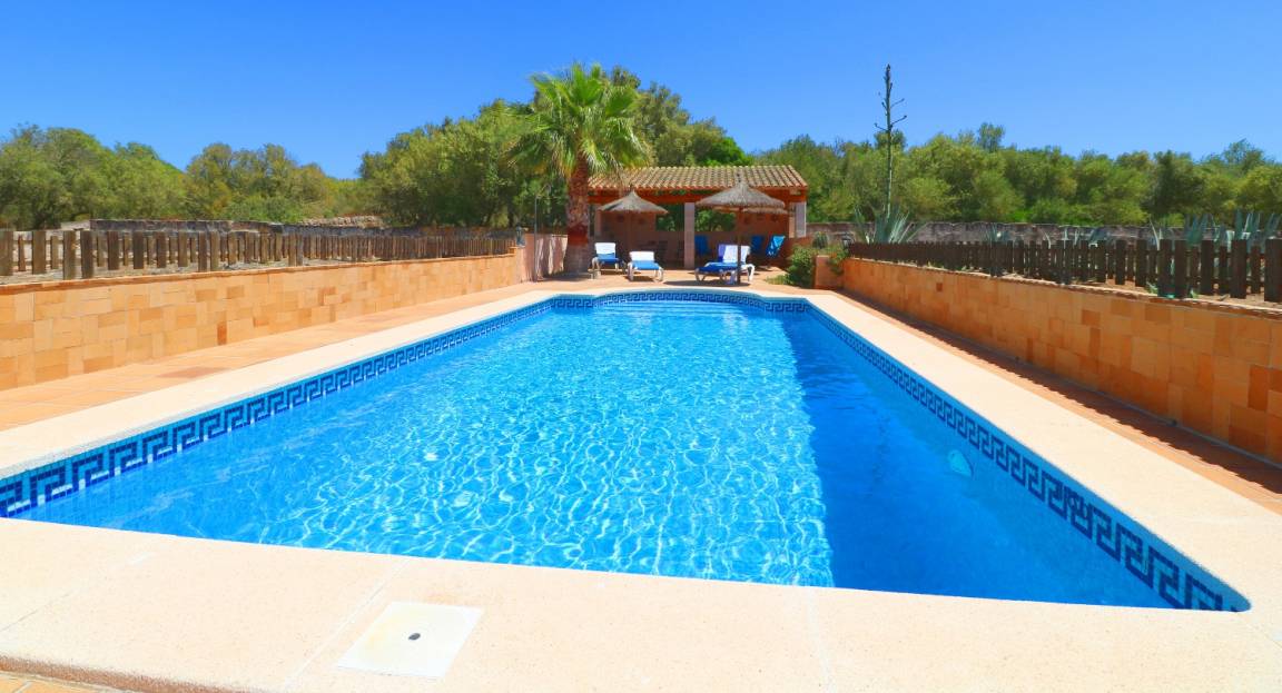 235 M² Finca ∙ 5 Bedrooms ∙ 10 Guests - Majorque