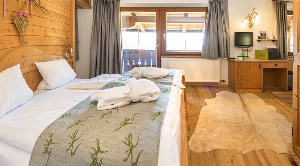 36 M² Hotel ∙ 2 Bedrooms ∙ 2 Guests - Hinterthiersee