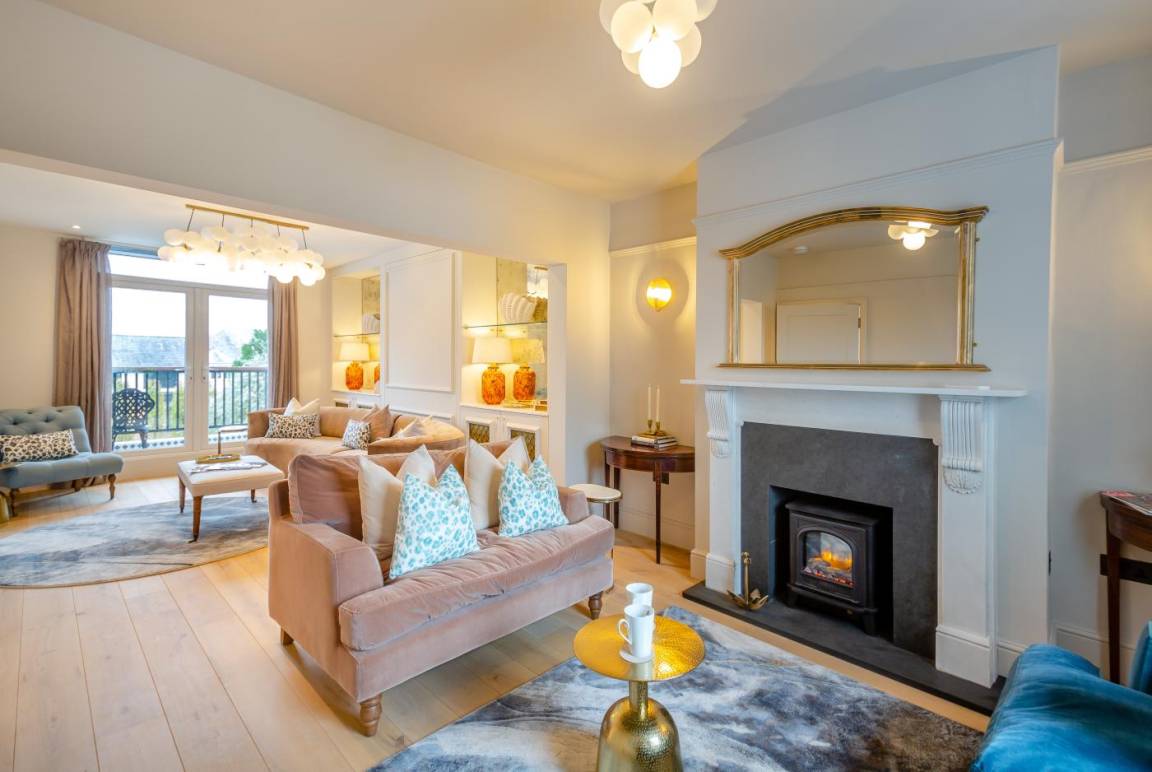 Cottage ∙ 6 Bedrooms ∙ 14 Guests - Abersoch