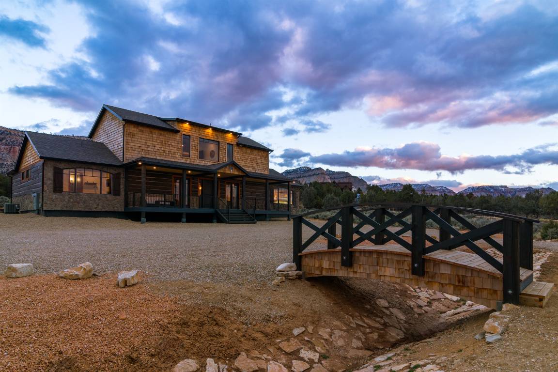 381 M² House ∙ 5 Bedrooms ∙ 12 Guests - Orderville, UT