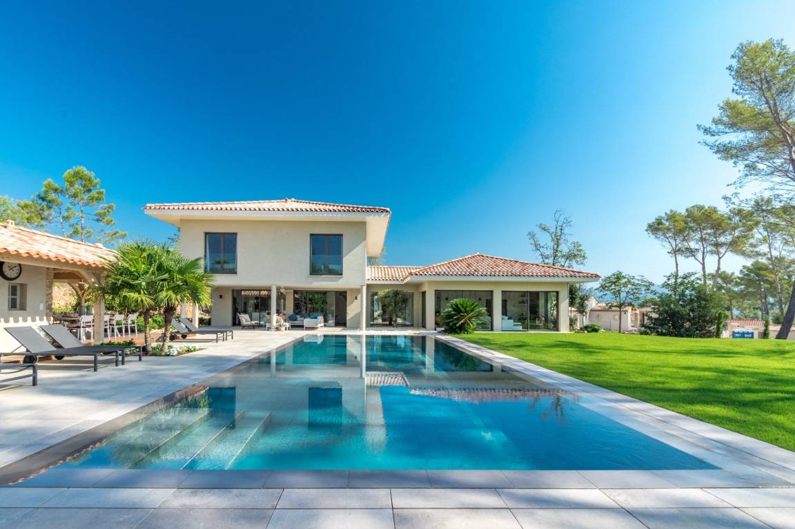 Villa ∙ 5 Chambres ∙ 10 Personnes - Montauroux