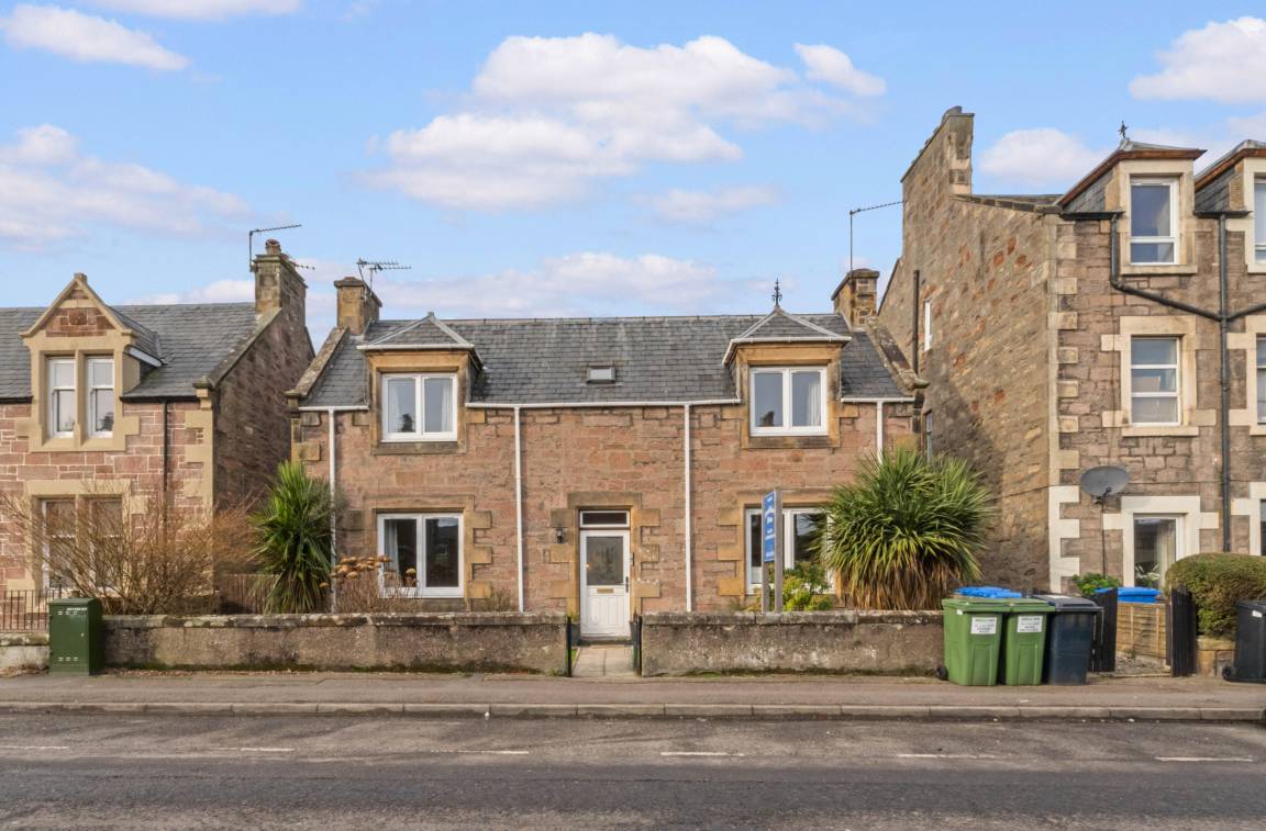 20 M² House ∙ 7 Bedrooms ∙ 15 Guests - Loch Ness