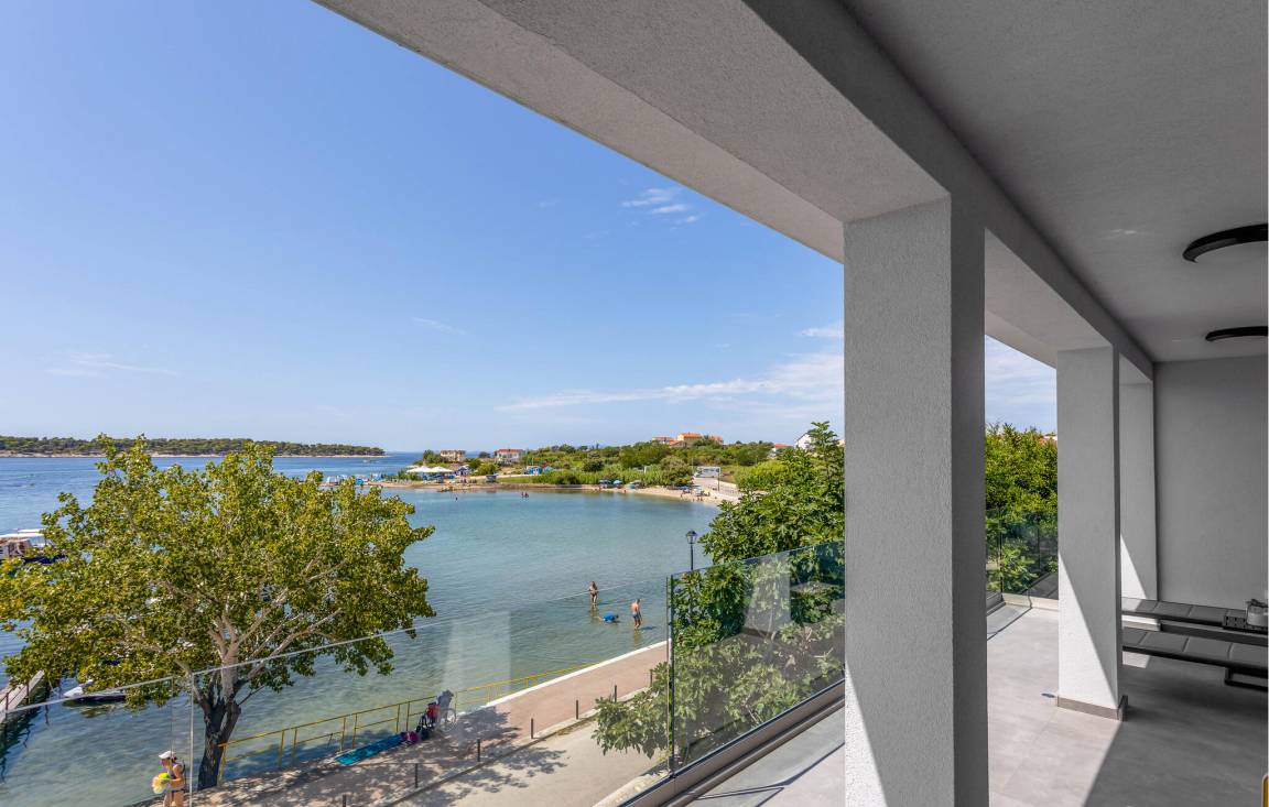 100 M² House ∙ 3 Bedrooms ∙ 6 Guests - Rab