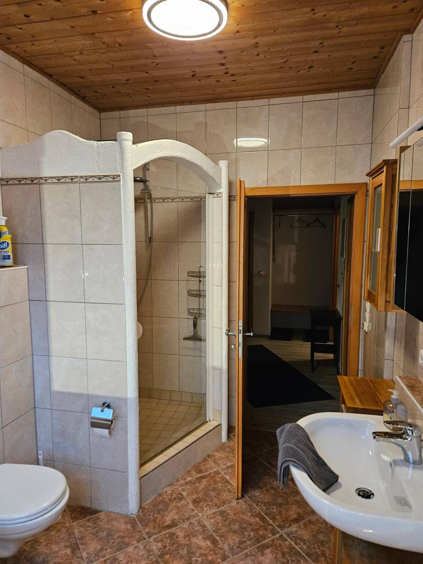 140 M² Ferienwohnung ∙ 9 Gäste - Vogtareuth