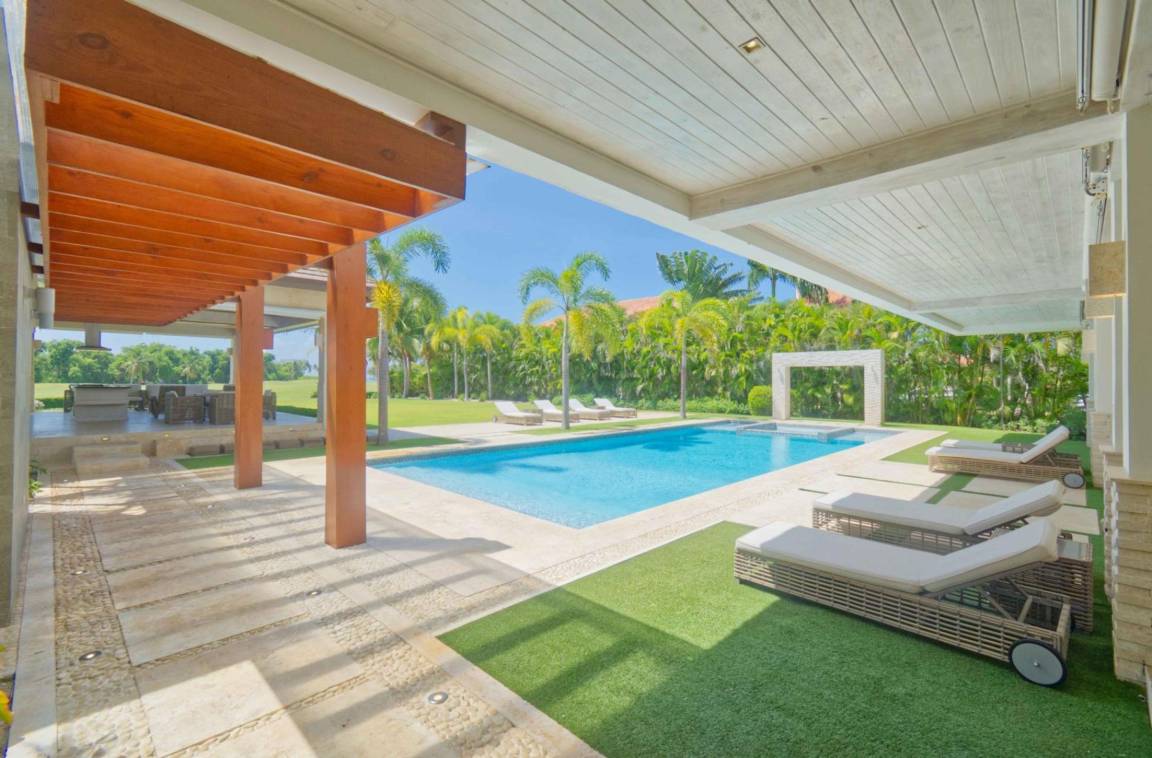 1100 M² Villa ∙ 5 Bedrooms ∙ 12 Guests - Punta Cana