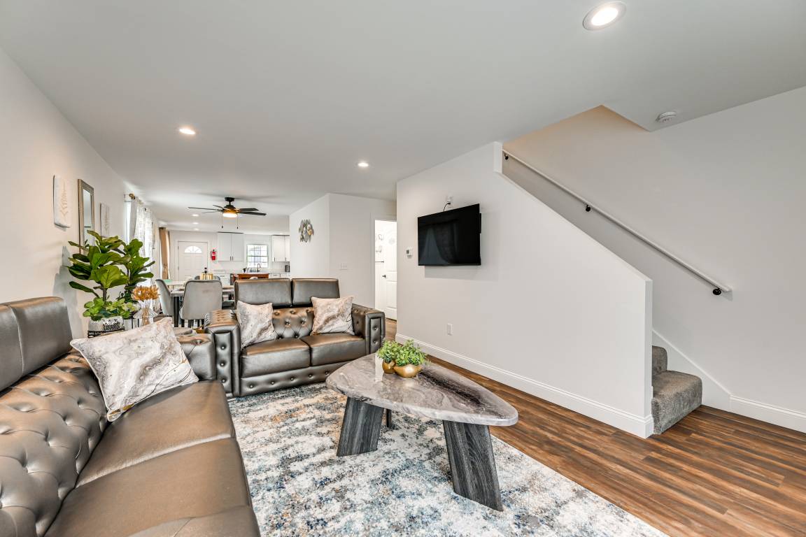 148 M² Apartment ∙ 4 Bedrooms ∙ 8 Guests - Springfield, MA