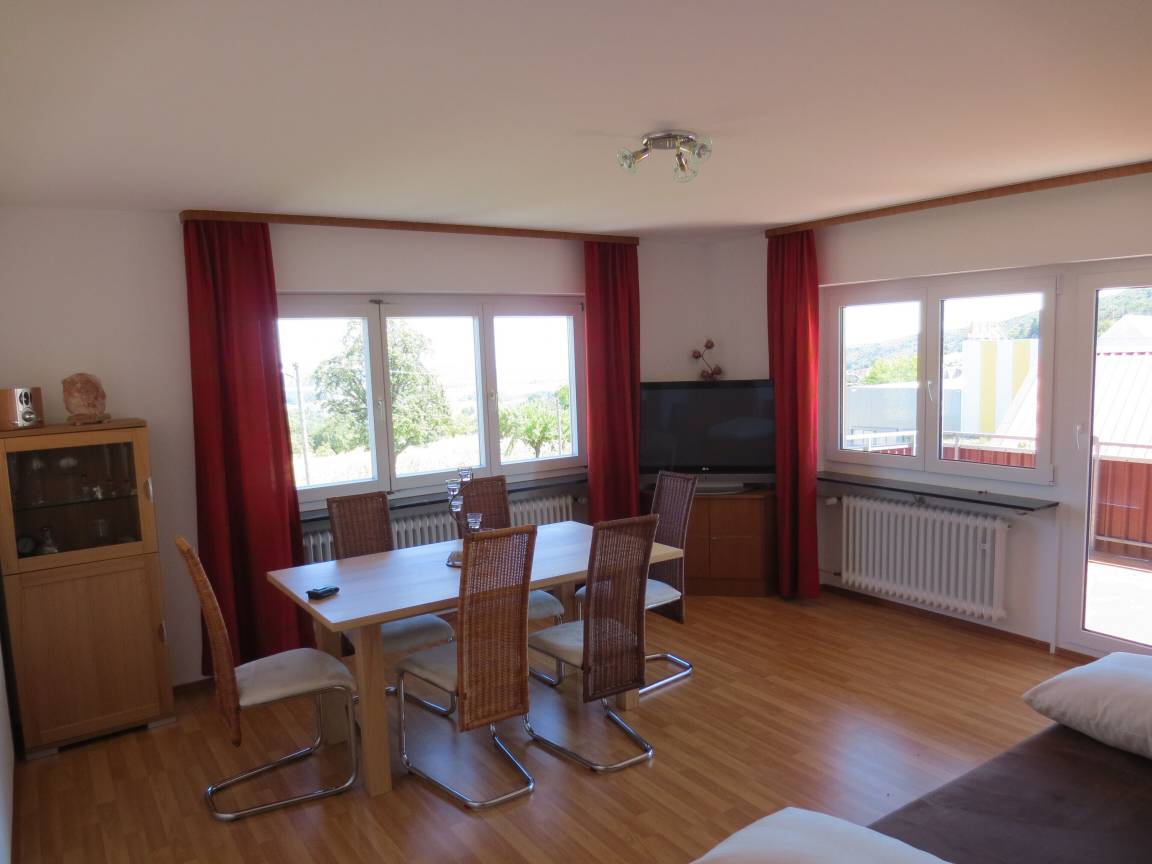 85 M² Apartamento ∙ 3 Quartos ∙ 5 Hóspedes - Schaffhausen